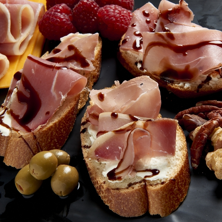 ROSELI HALF MOON PROSCIUTTO HAM - US Foods CHEF'STORE